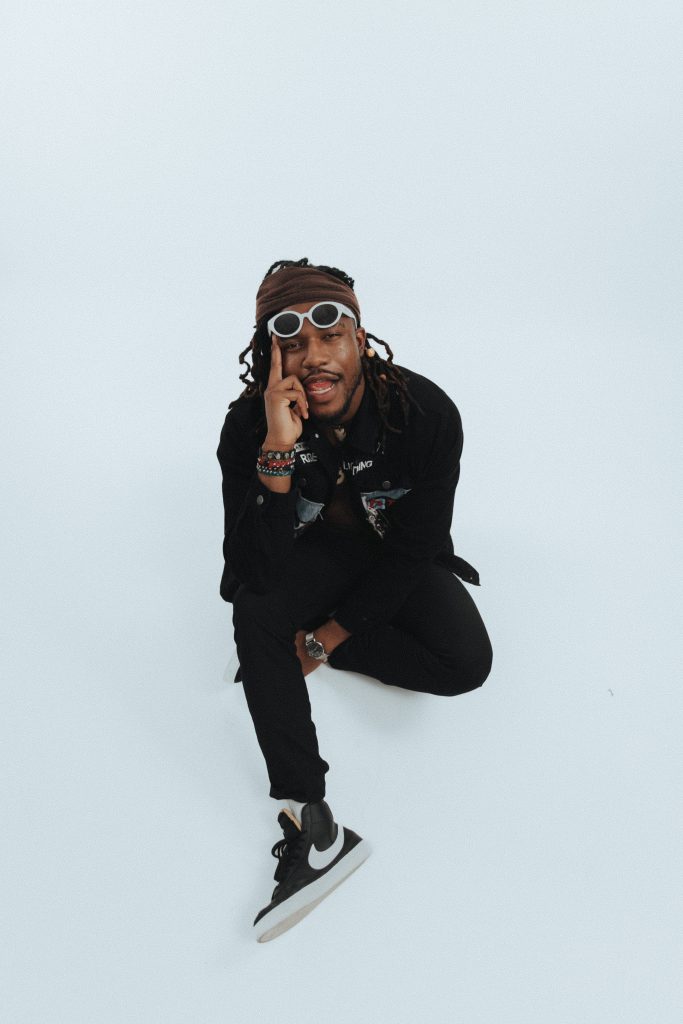 Molombo Is "Starstruck" In His New Single