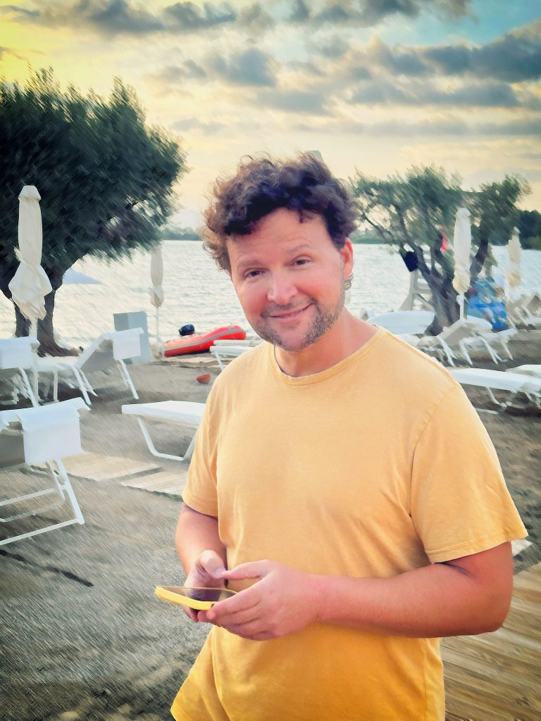 Sarantos Releases Uplifting Single "4th Of July"