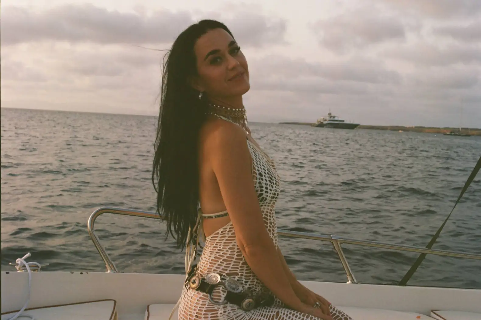 Katy Perry Unleashes New Single Katy Perry Unleashes New Single