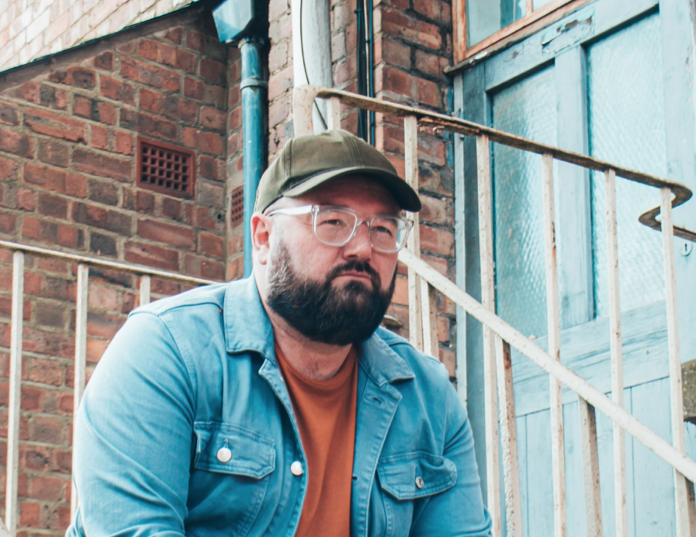 Maddox Jones Captures Nostalgia In 'One Minute'