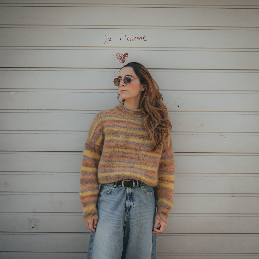 Julia Richard Unveils Heartfelt New Single “Friends”