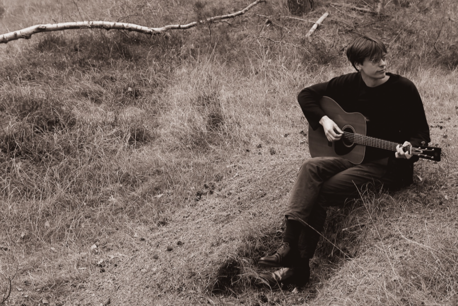 Gabriel Jemsten’s ‘Pure Light Blue’ Glows with Introspective Grace