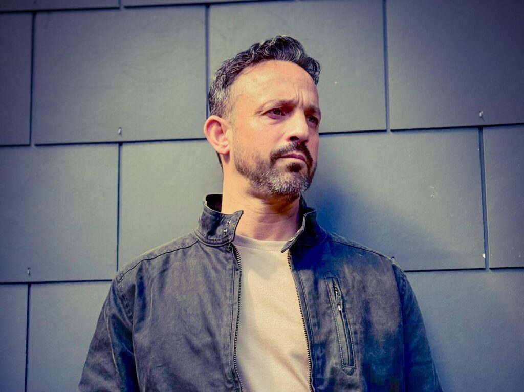 Matthew Holden Blends Trance, Techno, & House In "The Truth"