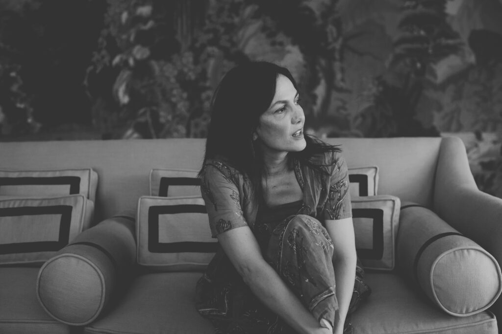 Layla Kaylif Drops The Haunting Alt-Rock Single "CLOSER"